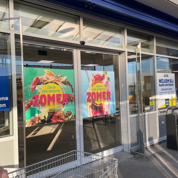 Makro - Big Box Store