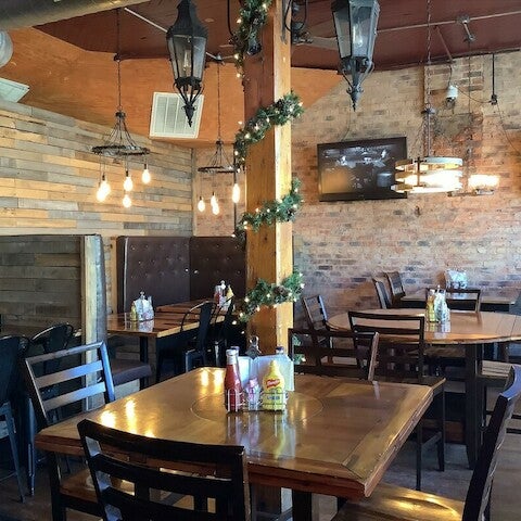 Tully Monster Pub & Grill - Bar