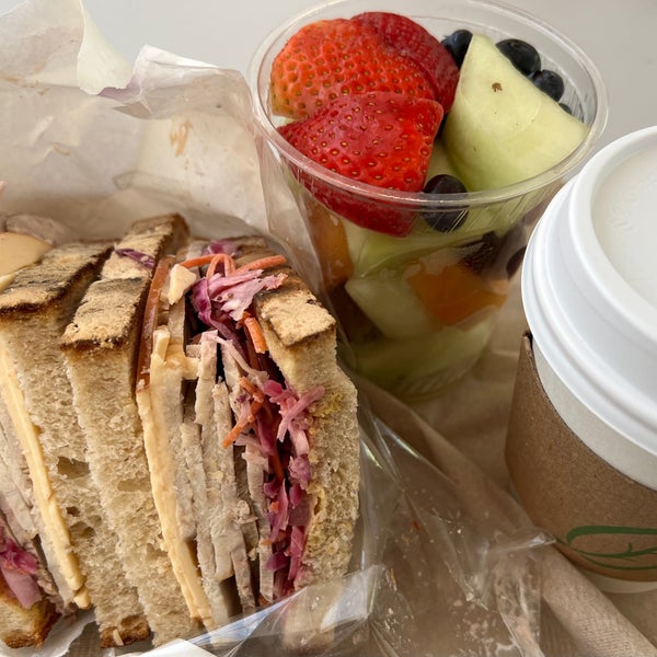 American Wing Cafe - Central Park - 1000 5th Ave