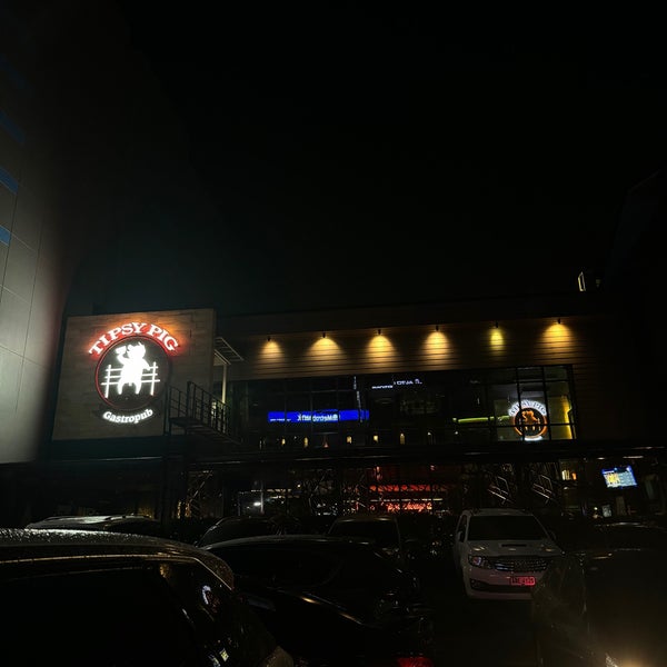 Tipsy Pig Gastropub - Laging Handa - Timog Ave