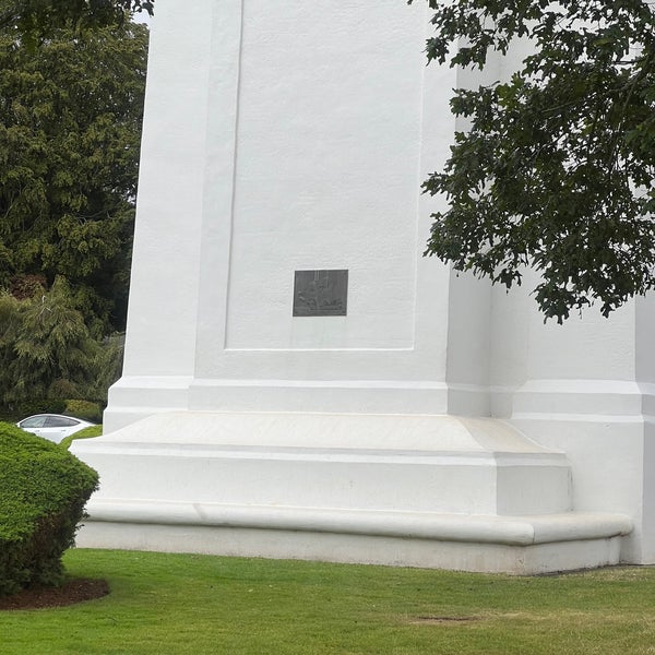 Peace Arch Provincial Park - South Surrey - 6 tips from 2609 visitors