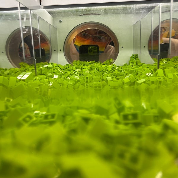 The LEGO Store - Tigard Neighborhood Area 4 - Tigard, OR