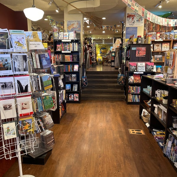 Griffin Bay Bookstore - 6 tips from 309 visitors