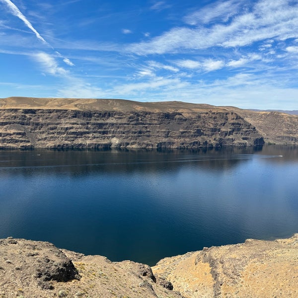 Columbia River Scenic Overlook - Scenic Lookout in Vantage