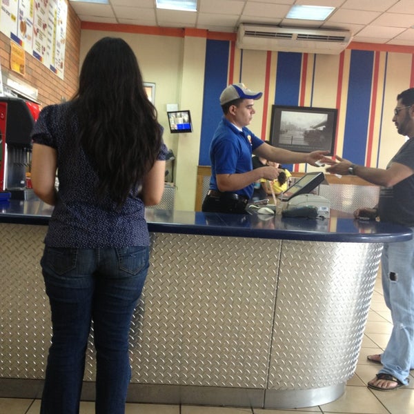 Costas Burger- Bay Plaza - 5 tips from 139 visitors