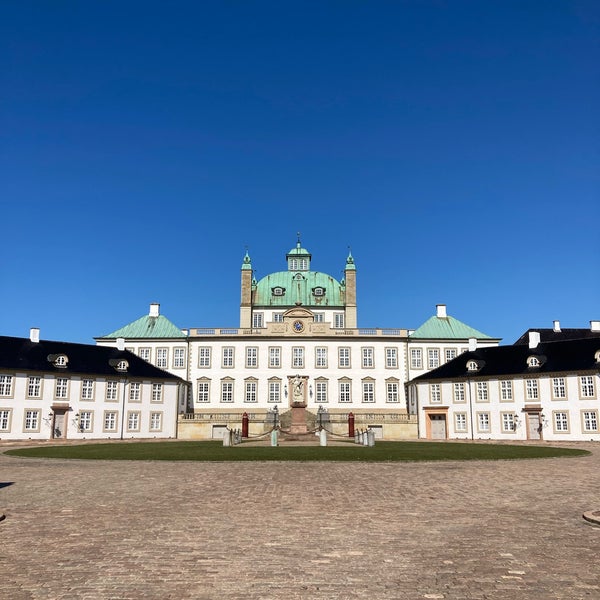 Fredensborg Slot - 4 tips from 745 visitors