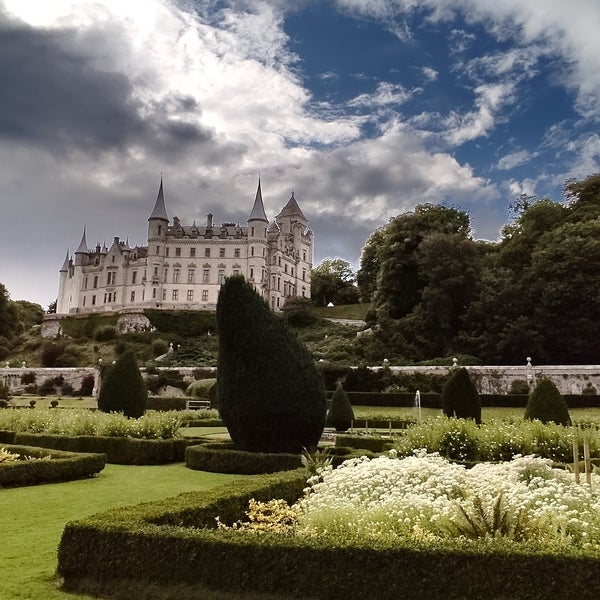 Dunrobin Castle - Castle