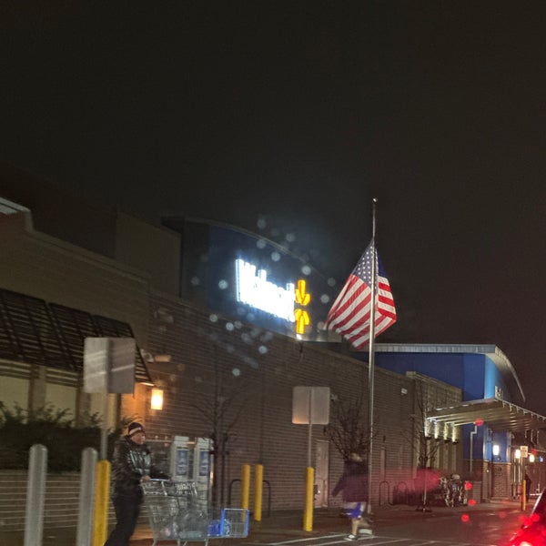 Walmart Supercenter - Bloomingdale, IL