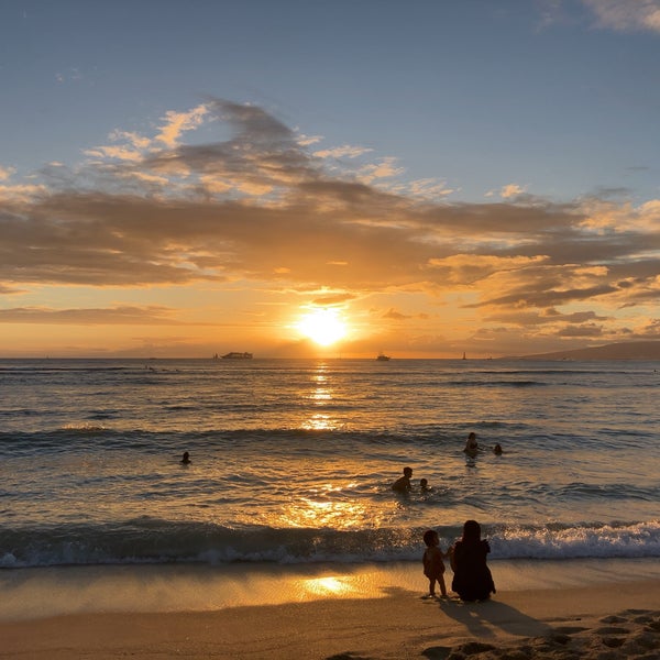 Queen's Beach - Surf Spot in Diamond Head - Kapahulu - St. Louis