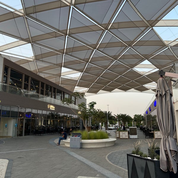 Al Jimi Mall - Al Jimi - 24 tips