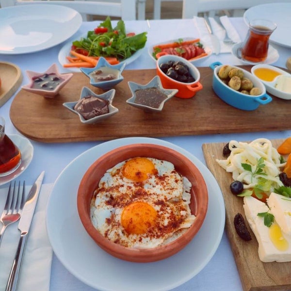 selimiye leyla bar / meyhane - 5 tips