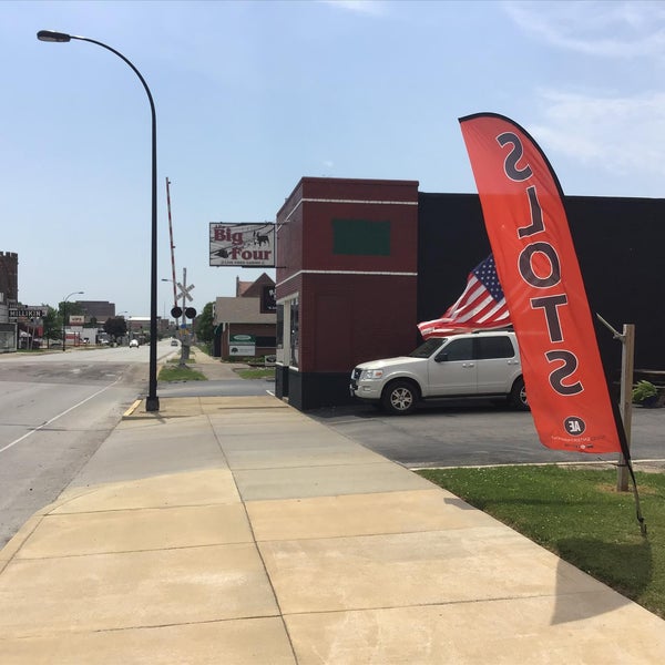 The Big Four Tavern - Danville, IL