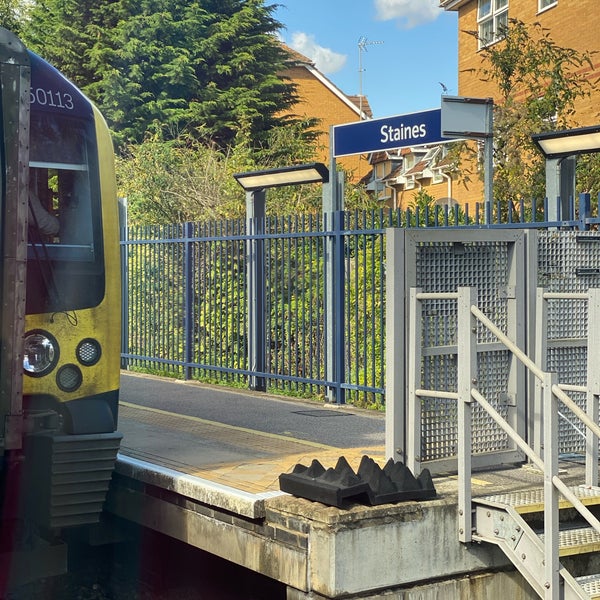 Staines Railway Station (SNS) - Station Approach