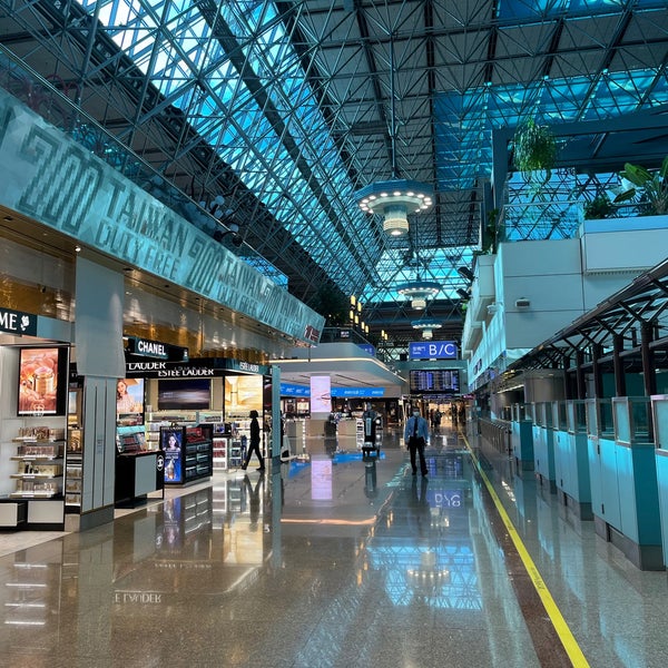 Gate D2 - Airport Gate in 桃園縣