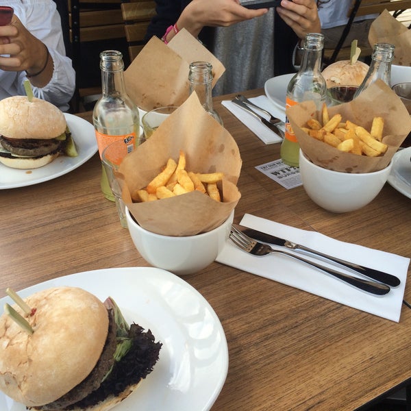 Ellis Gourmet Burger - Burger Joint