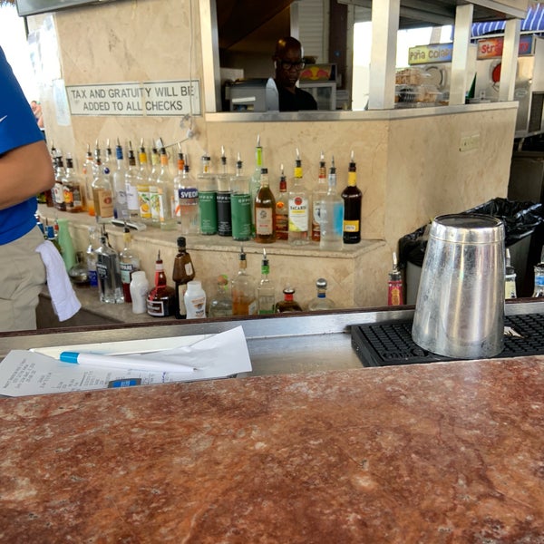 coconuts tiki bar - 4 tips from 120 visitors