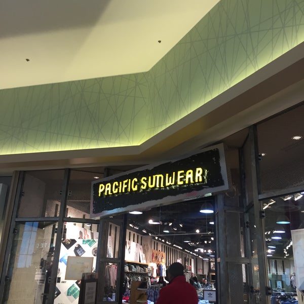 Pacific Sunwear (PacSun) - 103 visitors