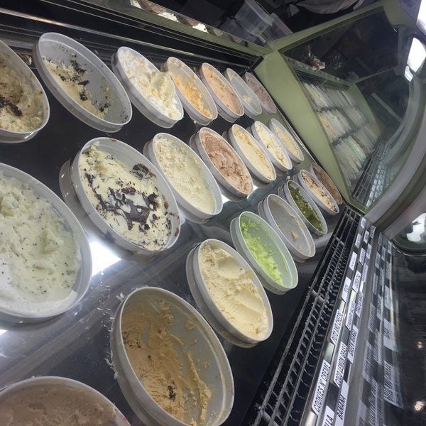 Carousel Creamery - Greenhills - San Juan, San Juan