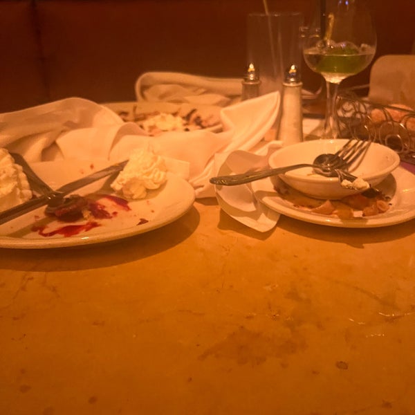 The Cheesecake Factory - American Restaurant in Philadelphia