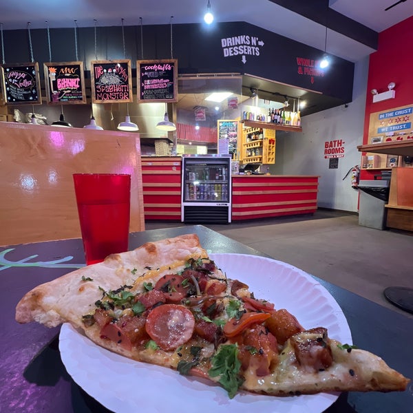 Dimo's Pizza - Bucktown - 67 tips from 2132 visitors