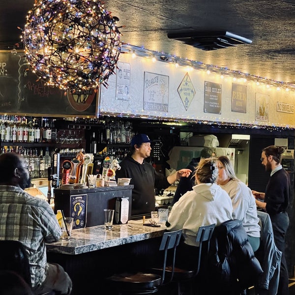 Kate's Pub - Wallingford - 309 NE 45th St