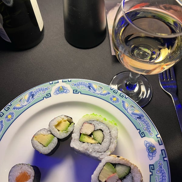 818 restaurant - 9 tips from 239 visitors