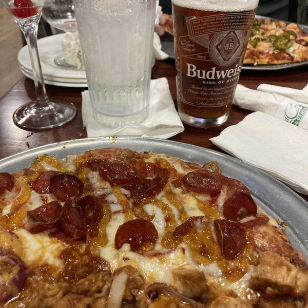 Deano's Pizza - 2312 Kaliste Saloom Rd