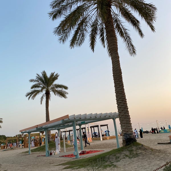 Photos at Aramco Beach | شاطئ ارامكو - Halfmoon Bay