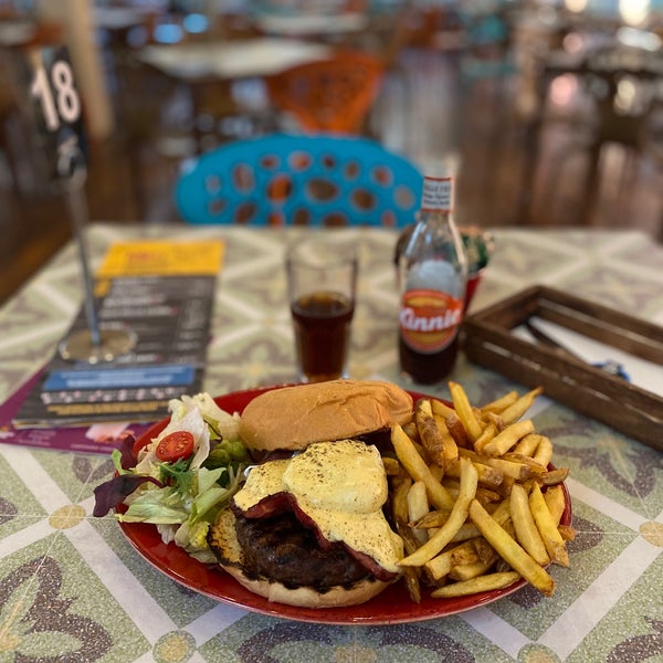 Bus Stop Lounge - Valletta, Valletta