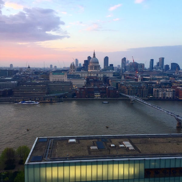 Tate Modern Viewing Level - Scenic Lookout