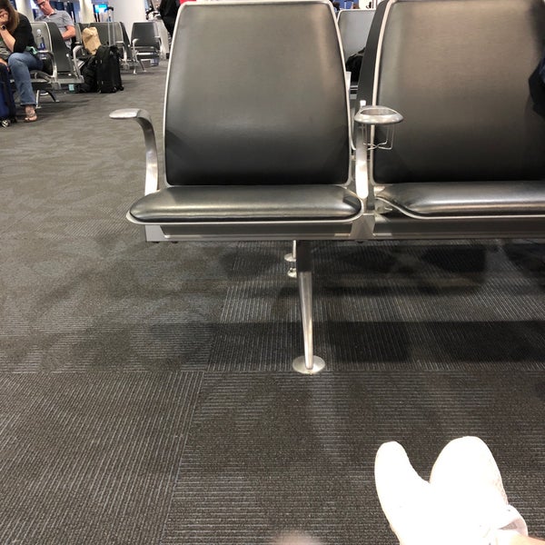 Gate C13 - Airport Gate