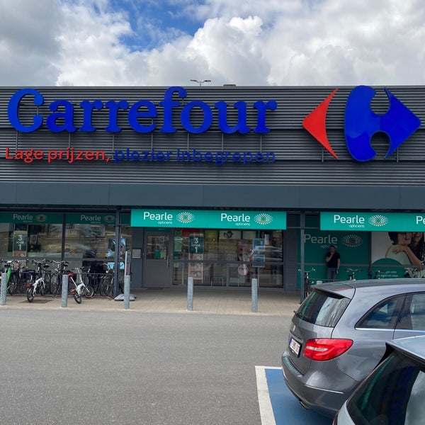 Carrefour hypermarkt - Big Box Store in Hasselt