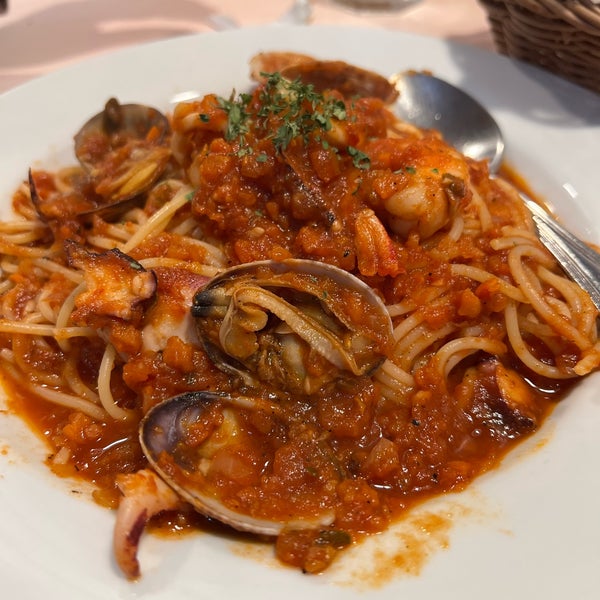 Spoon House - 1601 W Redondo Beach Blvd
