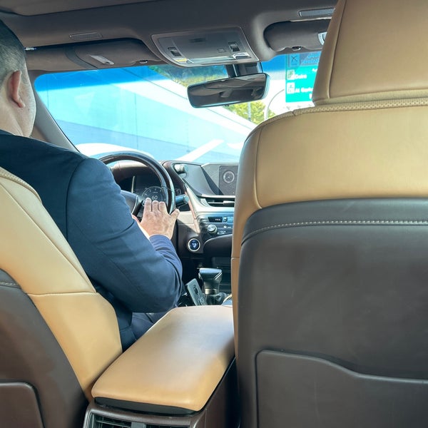 Emirates Chauffeur Drive - مطار دبي الدولي - 4 tips