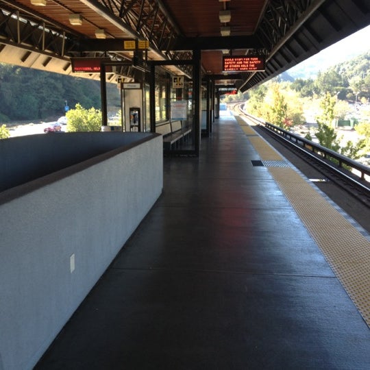 Photos at Orinda BART Station - Metro Station in Orinda