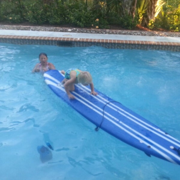 Sanibel Pool & CANNONBALL Center - Swimming Pool