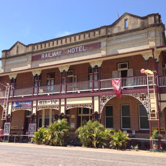 Railway Hotel - Ravenswood - Pub