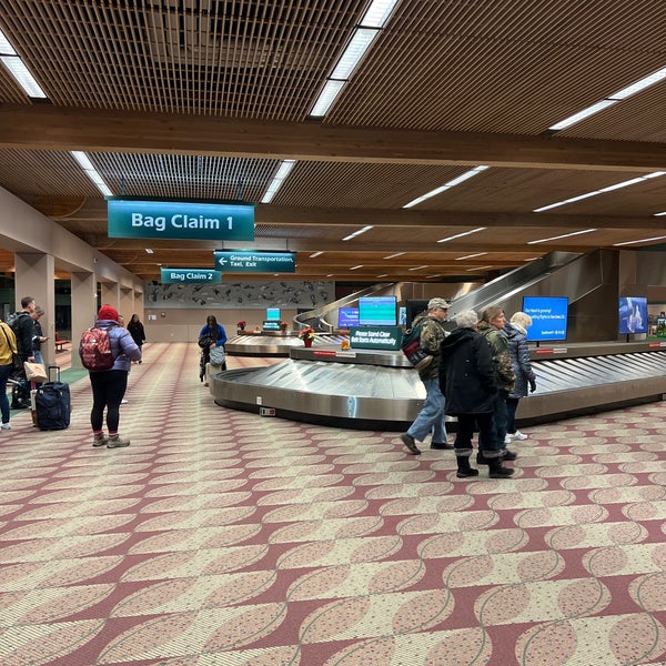 Photos at Eugene Airport (EUG) - 72 tips from 6720 visitors