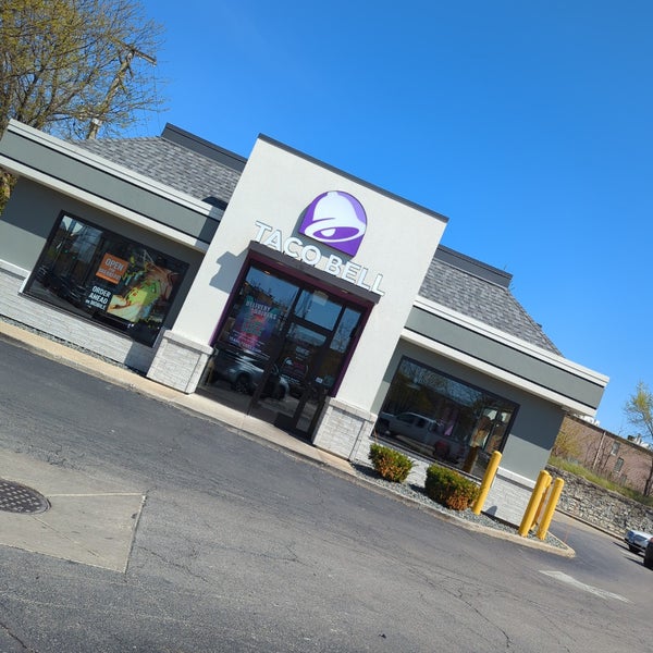 Taco Bell - Fast Food Restaurant in North Side