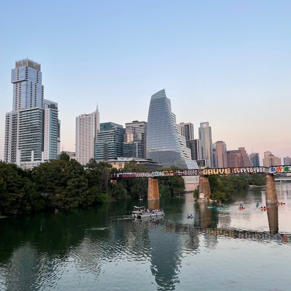 Pfluger Pedestrian Bridge - Downtown Austin - 13 tips