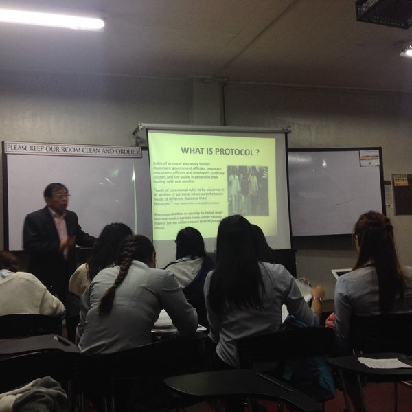 Photos at Lyceum of the Philippines University - Intramuros - 51 tips ...