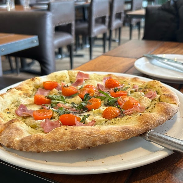 Corneli - Italian Restaurant in Rosemont-La Petite-Patrie