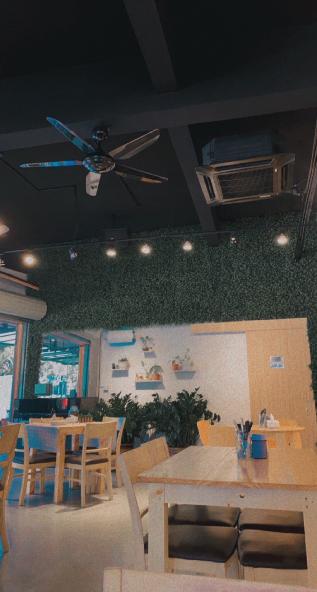 Burn Cafe Caf 