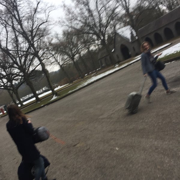 Collège Saint-Benoît de Maredsous - Rue de Maredsous 12