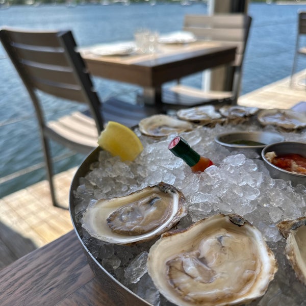 GG's Waterfront Bar And Grill - Seafood Restaurant in Hollywood