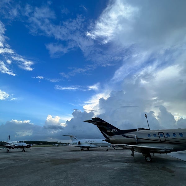 Miami Flight Service Station - KTMB Kendall Tamiami Executive Airport ...