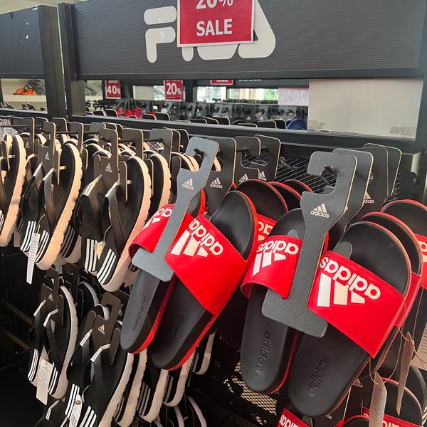 FN Factory Outlet (เอฟเอ็น แฟคตอรี่ เอ๊าท์เลท) - ร้านขายสินค้าจากโรงงาน ...