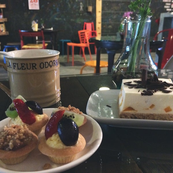 Tittle Tattle Houzz - Café in Ipoh