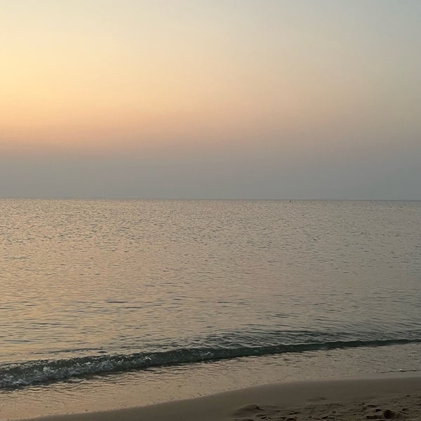 Photos at Aramco Beach | شاطئ ارامكو - Halfmoon Bay