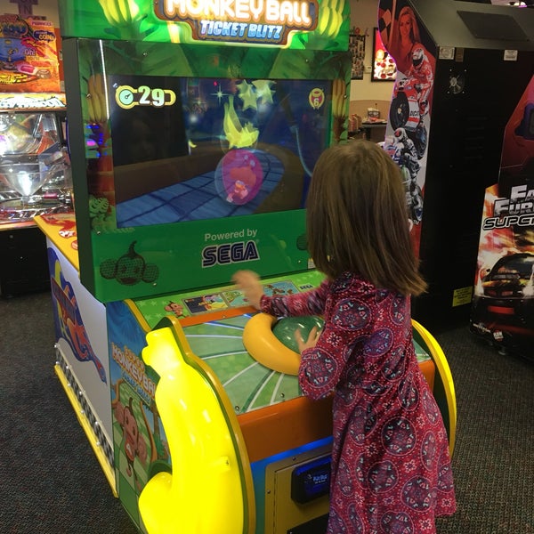 Chuck E. Cheese - Arcade